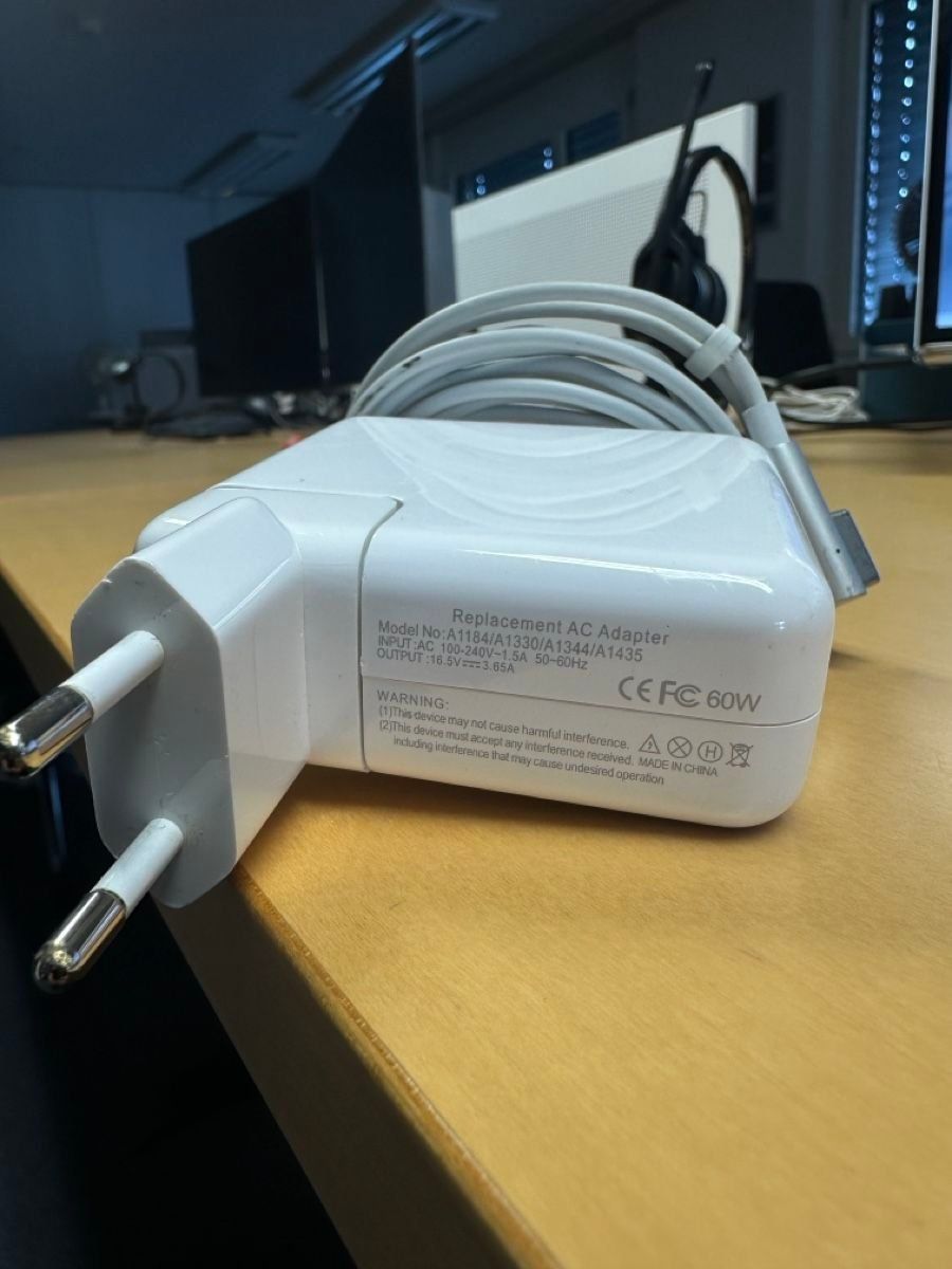 Apple MacBook Power Adapter MagSafe 1 – 60W (Gebraucht) in Neuchâtel ...