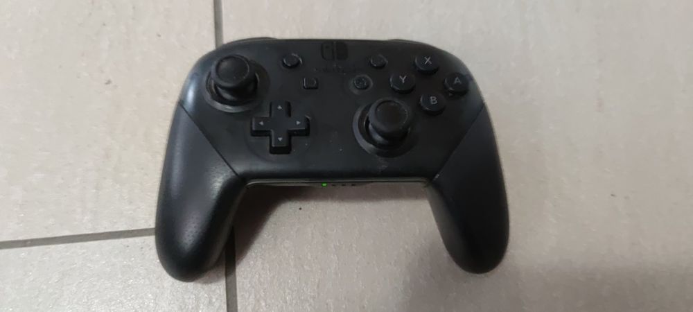 Defekt Nintendo Switch Pro Controller (Defekt) in Glattfelden für CHF ...