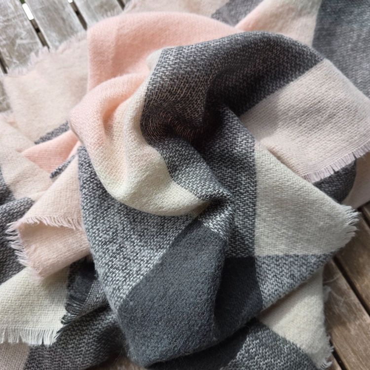 🐸 EVEN & ODD SCHAL / PLAID KUSCHELWEICH ROSA BEIGE (Gebraucht) in ...