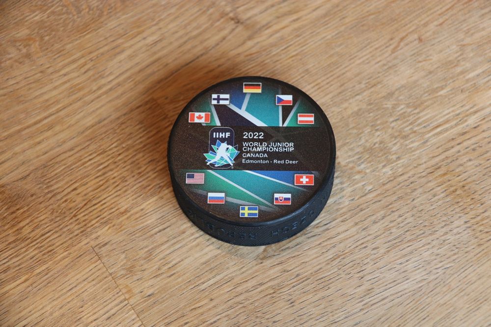 Eishockey Puck "Junioren-WM 2022" (Neu (gemäss Beschreibung)) in Trubschachen für CHF 24 – mit ...