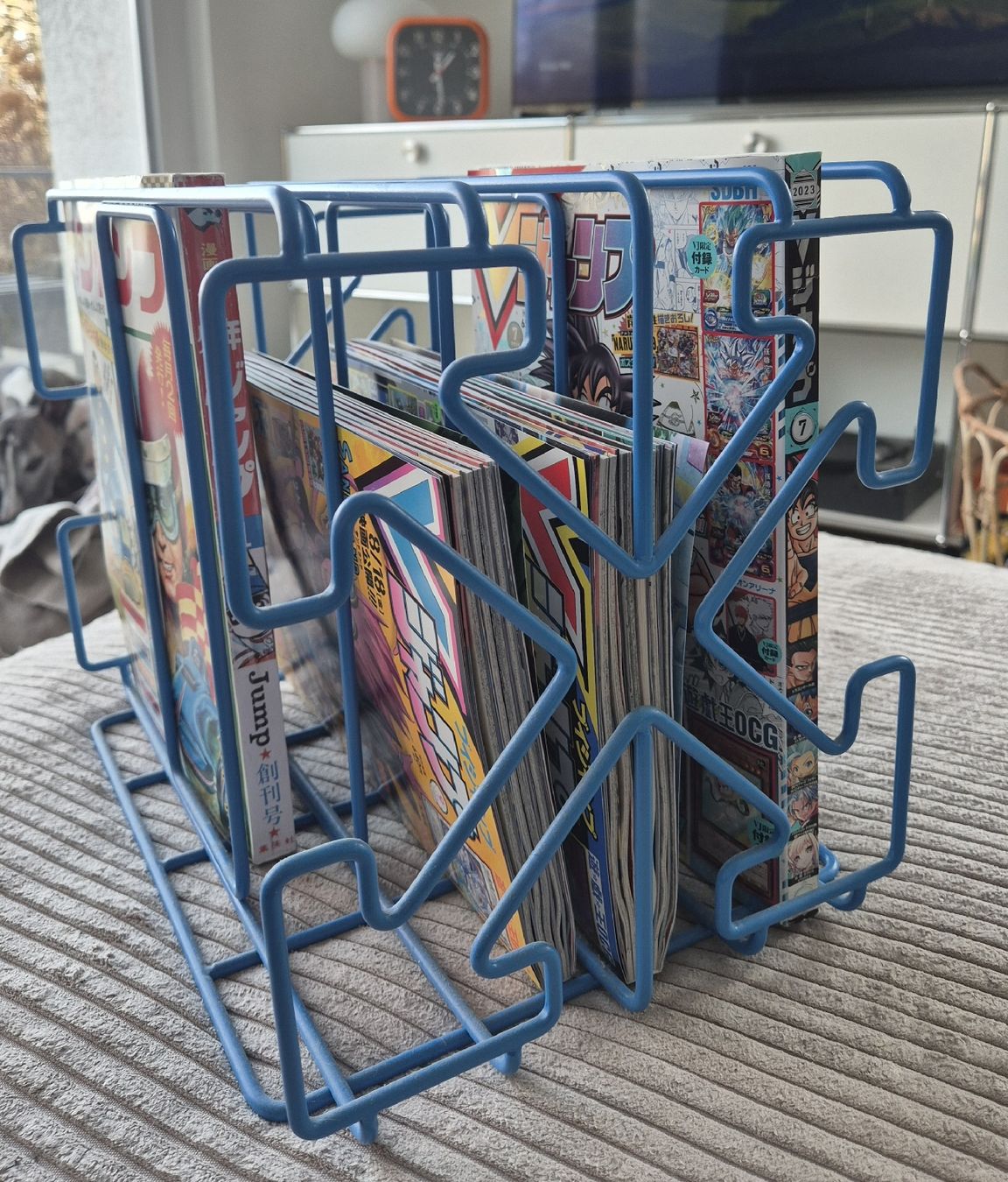 Porte-revues Virgil Abloh arrow metal magazine rack (Neuf (Voir ...