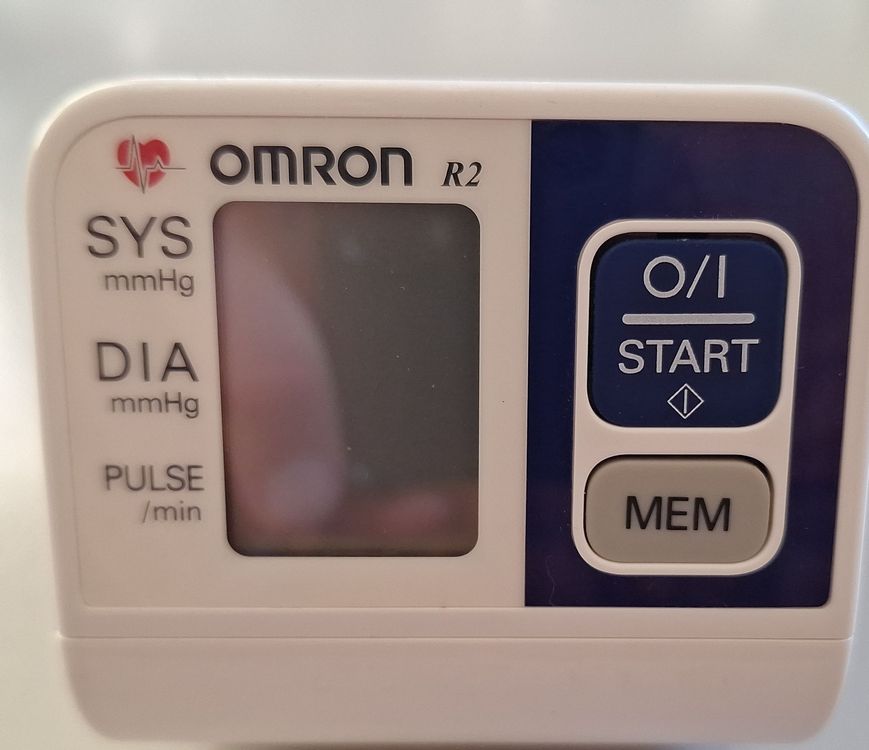Omron R2 Blutdruckmessgerät, Oberarm (Gebraucht) in Zürich für CHF 16 ...