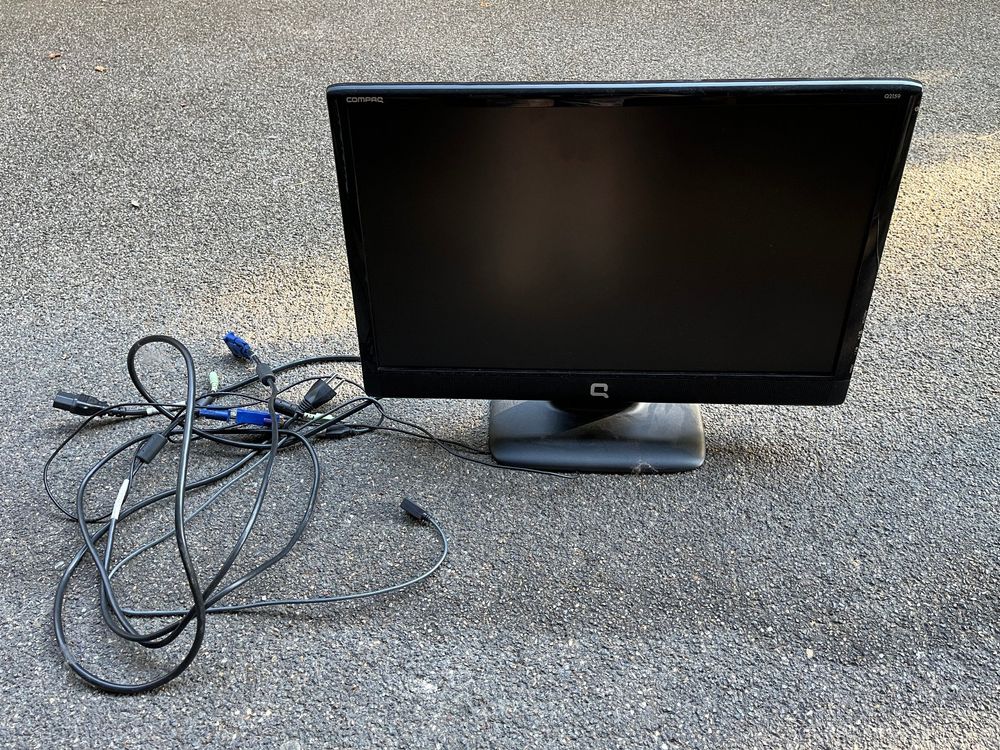 Farbmonitor von Compaq - 54,6 cm/21,5 Zoll | Kaufen auf Ricardo