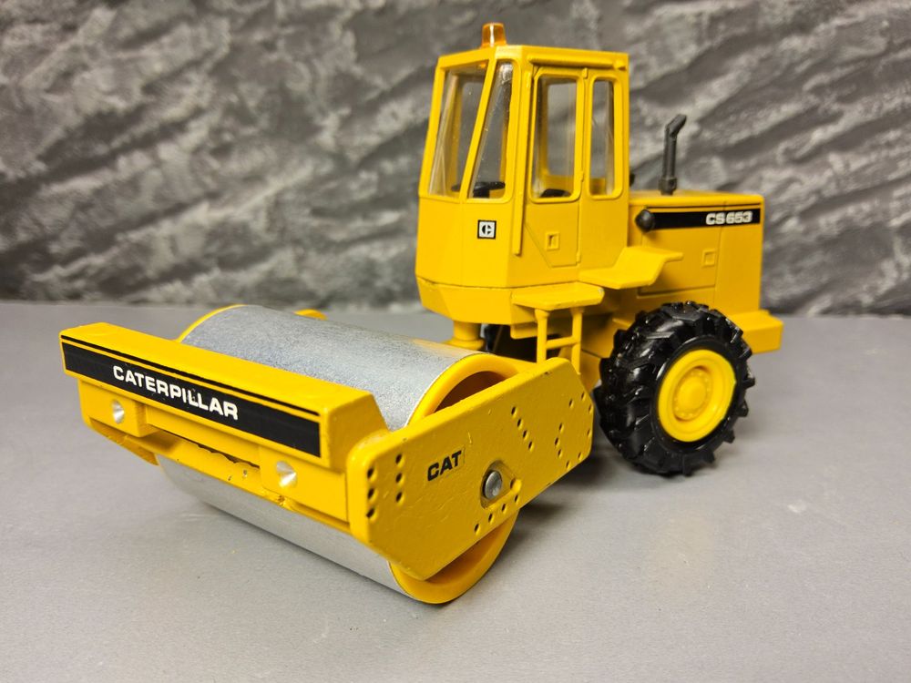 Caterpillar _ CAT CS 653 Walze _ Walzenzug _ mit OVP _ 1:50 (Gebraucht ...