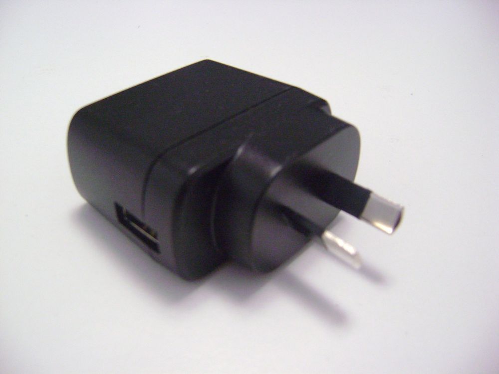 USB-Reiseadapter von Panasonic für Australien (Gebraucht) in Wil SG für ...