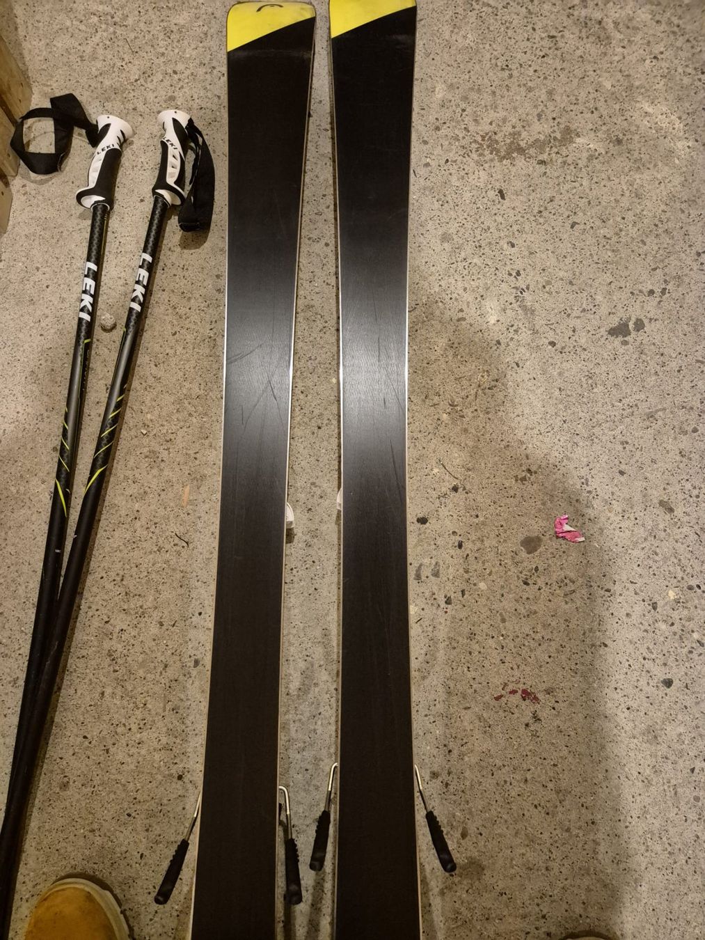 Ski HEAD V-Shape V2 + fixations + chaussures, super état! (D'occasion ...