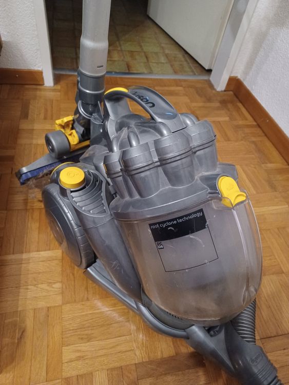 DYSON DC 08 STAUBSAUGER | Kaufen auf Ricardo