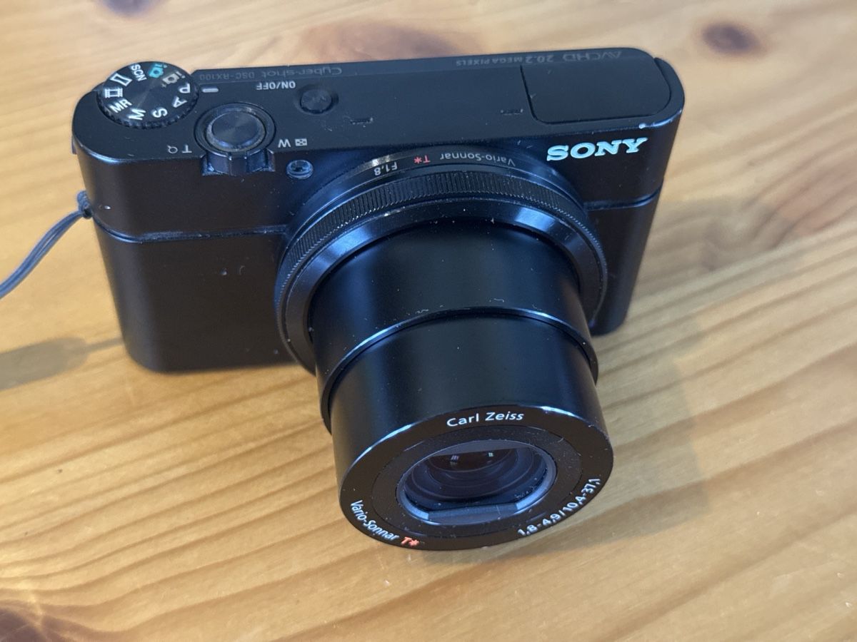 Kompakte Sony DSC-RX100 Kamera mit Carl Zeiss Objektiv (Gebraucht) in ...