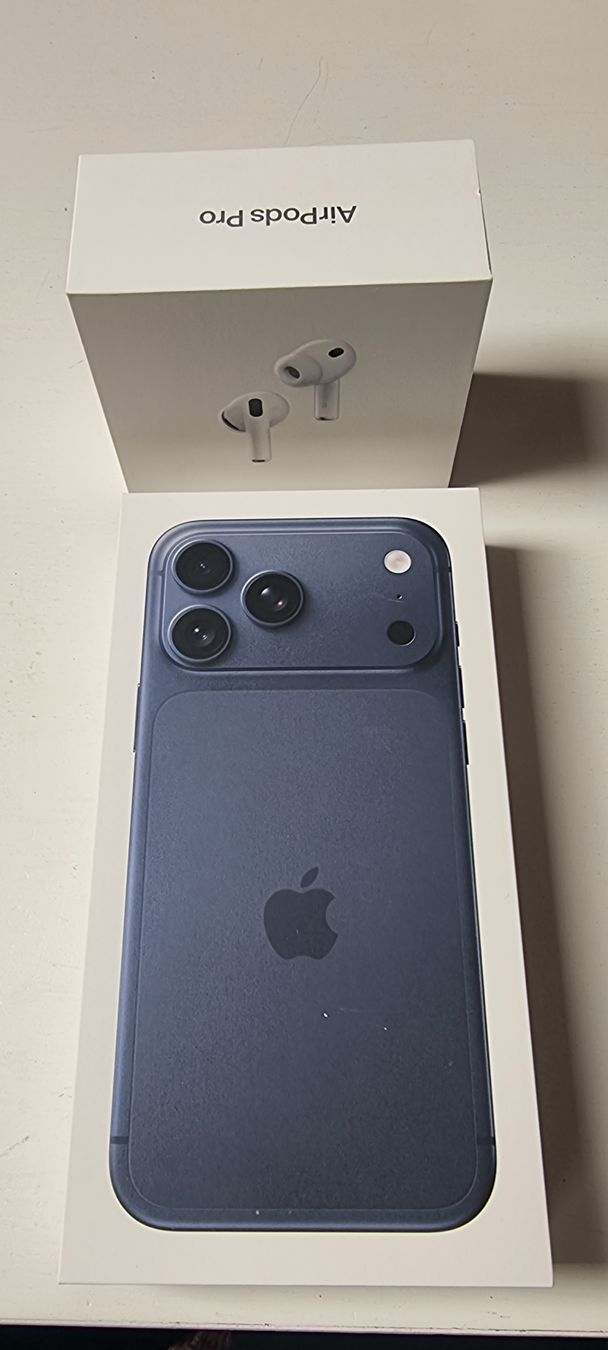 iPhone 17 Pro Max, 256GB, Deep Blue + Airpods Pro 3 Neu + OV (Neu und ...