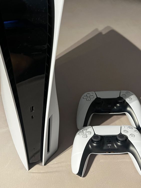 PS5 / PlayStation 5 Disc Version inkl. 2. Controller (Gebraucht) in für ...