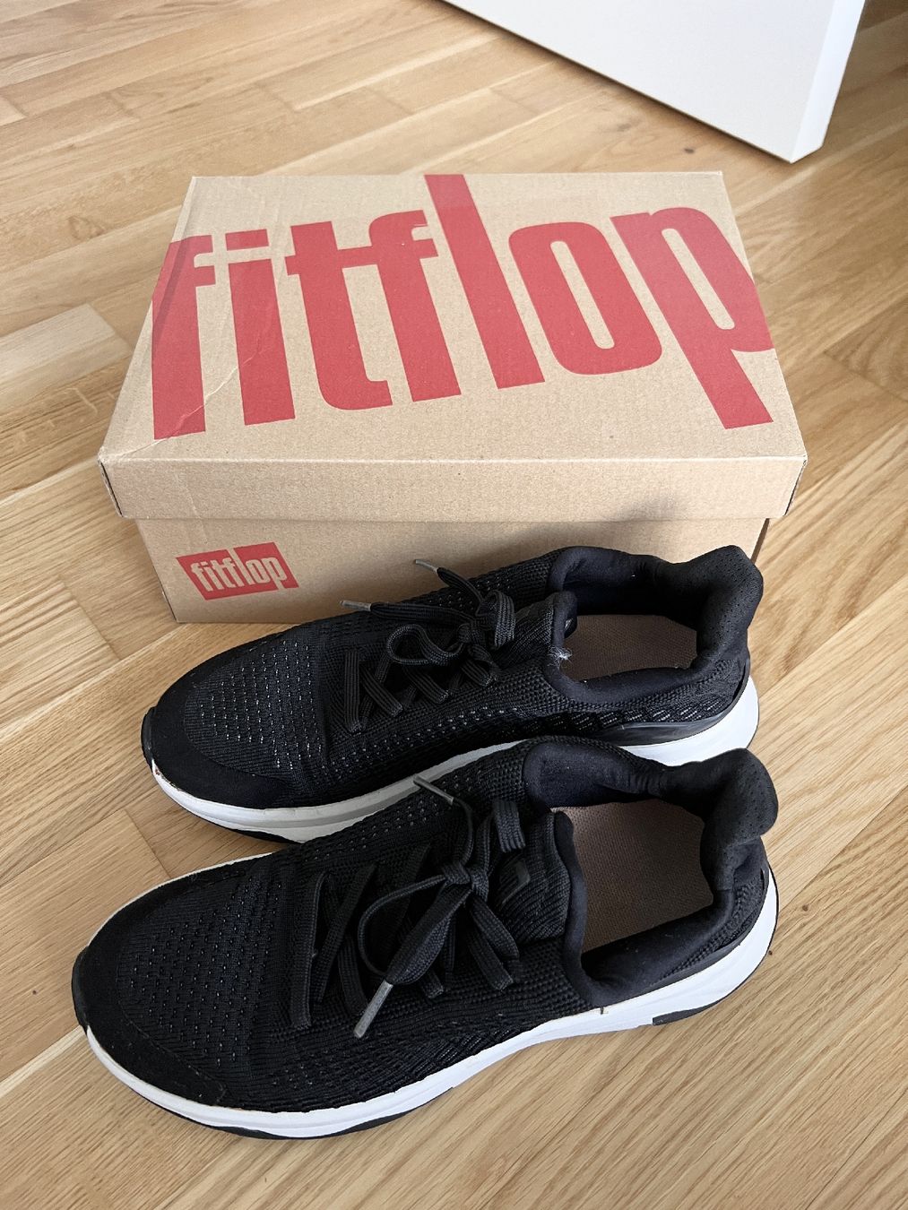 Fitflop sneaker Size 37 with box 🖤black🖤 Used (Gebraucht) in Altdorf UR ...