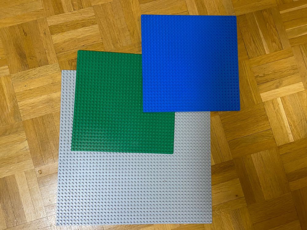 3 LEGO Platten (zwei 25x25cm + 38x38cm) | Kaufen auf Ricardo