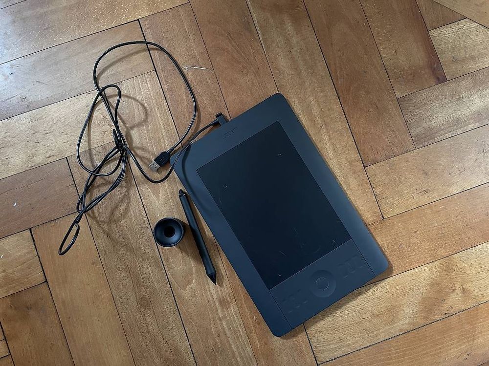 wacom intuos 5 touch zeichentablet (Gebraucht) in Zürich für CHF 15 ...