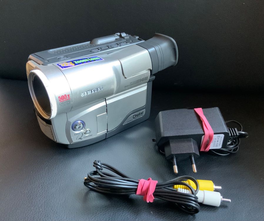 Samsung Hi8 Camcorder mit praktischem Klappbaren Display (Gebraucht) in ...