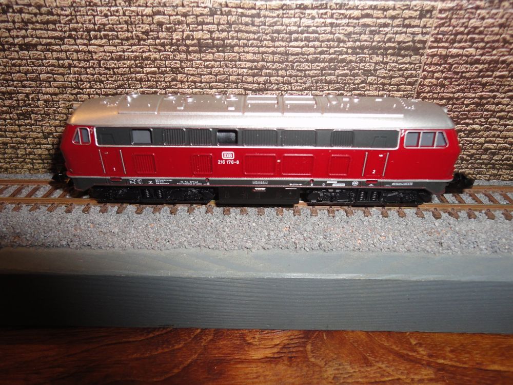 Diesellok BR216 Deutsche Bahn Minitrix 2952 Spur N (Neu (gemäss ...