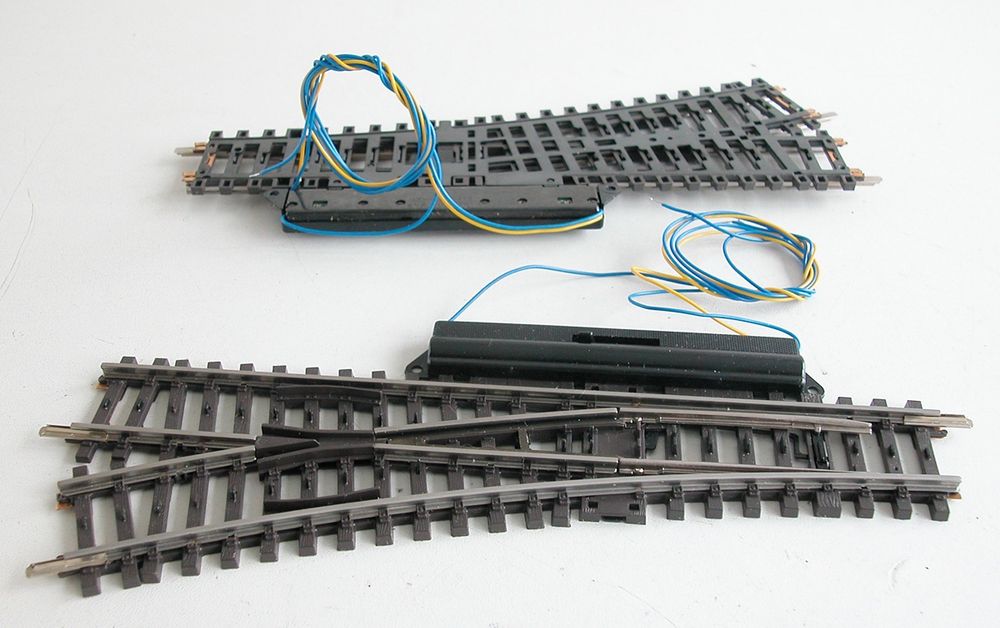 Märklin K-Gleis Weichenpaar 2261 elektromagnetisch Spur H0 (Neu (gemäss Beschreibung)) in ...