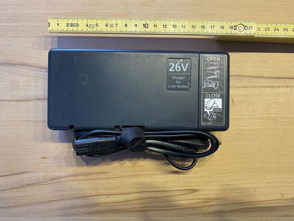 Flyer E-Bike Ladegerät 26V (Gebraucht) in Zürich für CHF 42 – mit ...