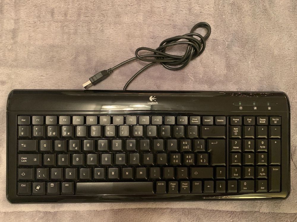 Logitech Ultra Flat Keyboard (USB Kabel) (Gebraucht) in Hendschiken für ...