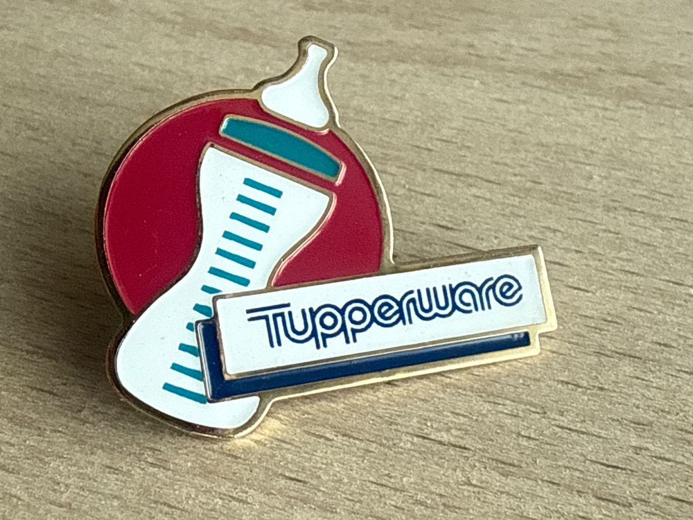 Pin Tupperware (Gebraucht) in Glattbrugg für CHF 1 – mit Lieferung auf ...