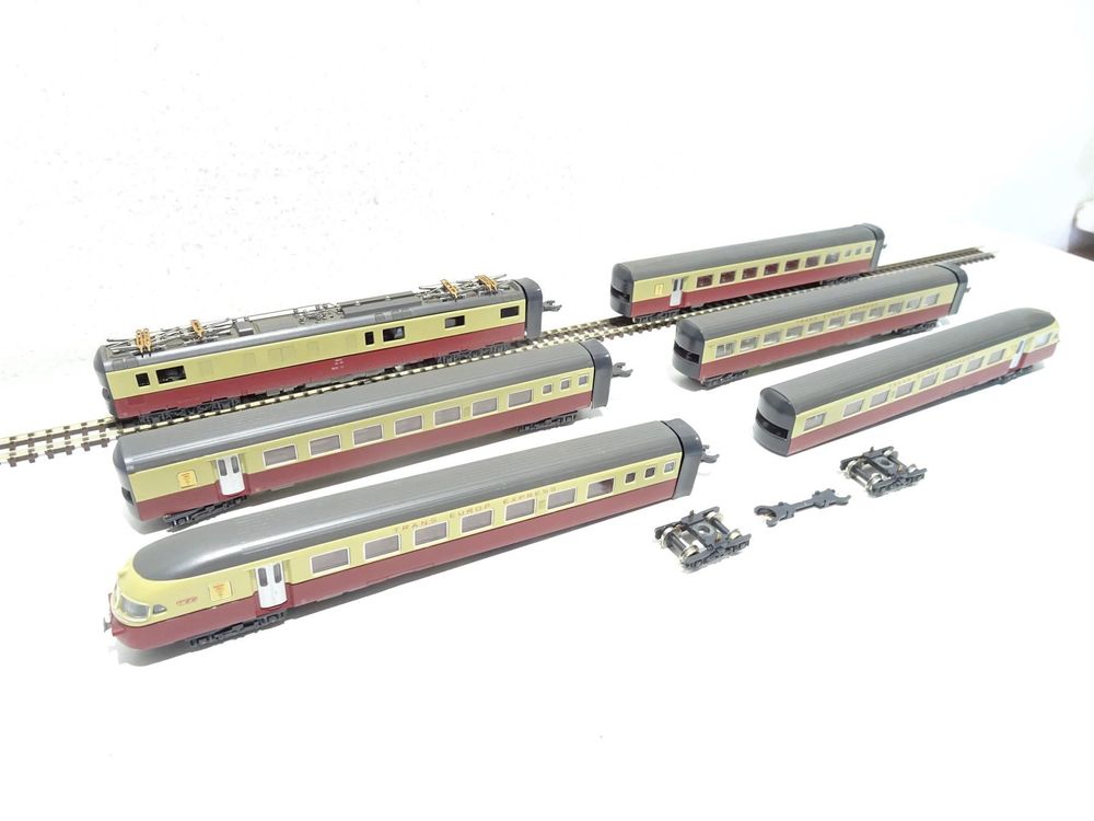 Kato TEE Zug SBB Spur N Defekt (5) (Defekt) in Luzern für CHF 50.9 ... Kato TEE Zug SBB Spur N Defekt (5) (Defekt) in Luzern für CHF 50.9 ...