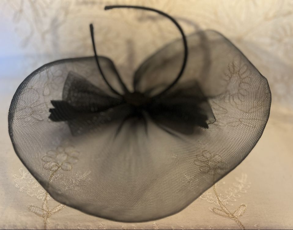 Élégant Bibi sur Serre Tête Noeud et Tulle (Neu (gemäss Beschreibung ...