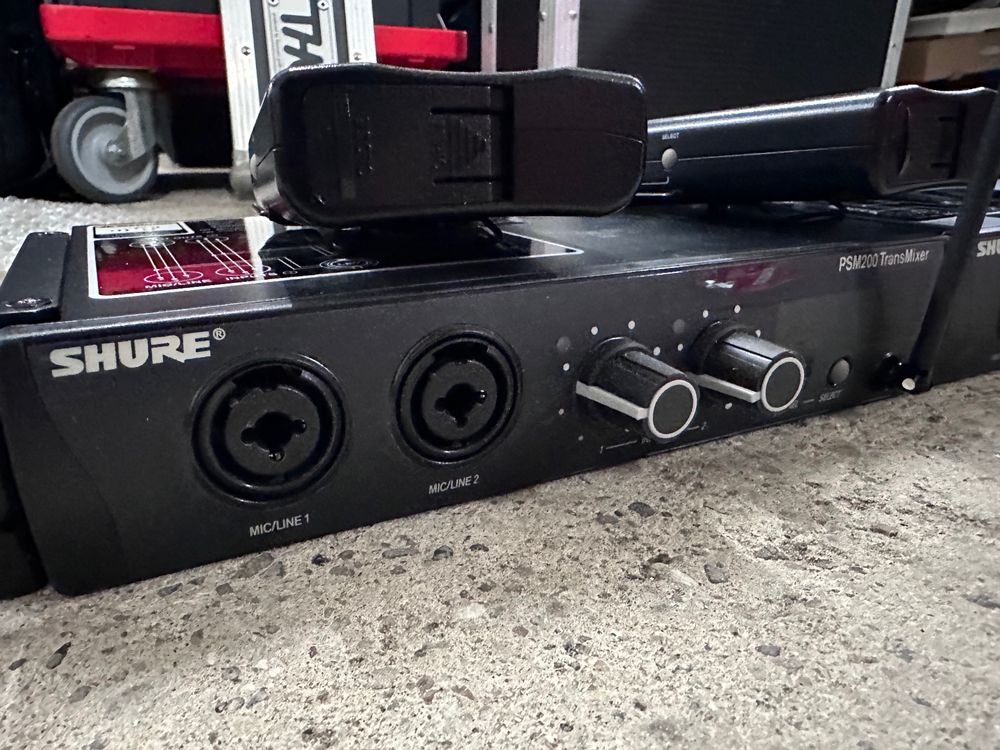 Shure PSM200 In-Ear Monitoring System: 2 Sender, 3 Empfänger (Gebraucht ...