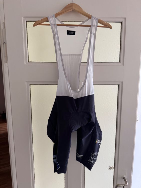 Pas Normal Studios Solitude Logo Bibs SS23 Gr. L (Gebraucht) in Vevey ...