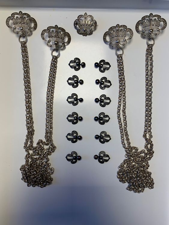 Trachtenschmuck (Gebraucht) in Zollikofen für CHF 250 – mit Lieferung auf Ricardo kaufen