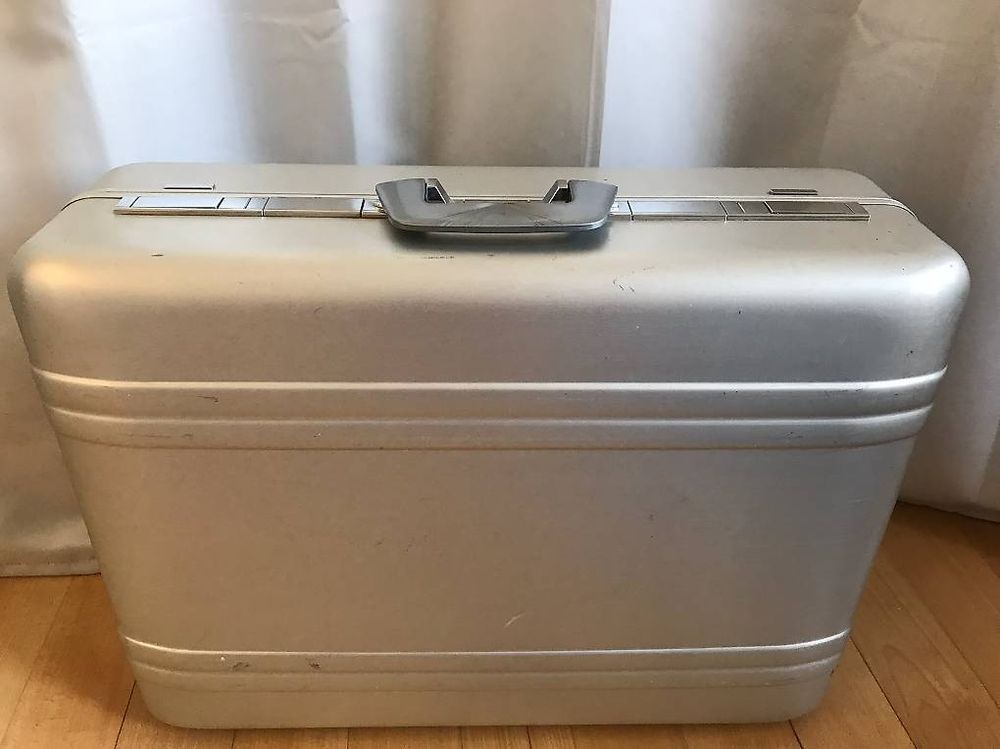 HALLIBURTON ZERO ZH-112S Koffer Men's 2-Suiter Case (Gebraucht) in ...