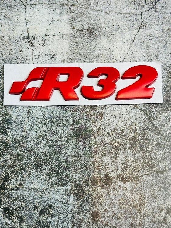 VW R32 Emblem Schriftzug Logo aus Metall NEU in Rotmatt | Kaufen auf ...