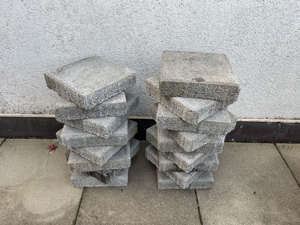 Dalles en béton (Gebraucht) in Bulle für CHF 5 – nur Abholung auf ...