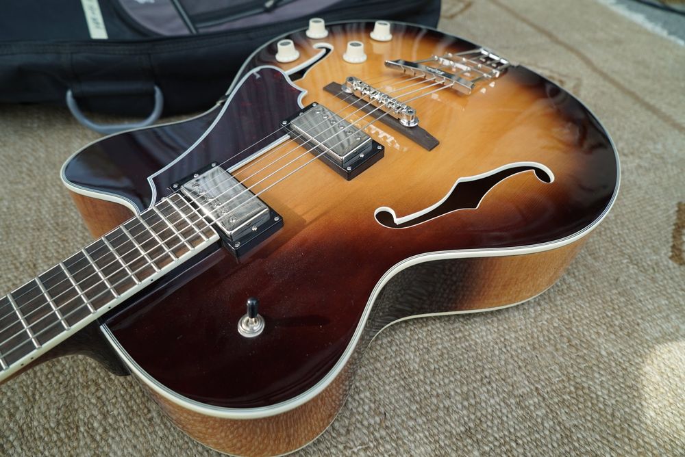 Hofner HCT J17-E2-SB Antique Sunburst W/ OHSC | Kaufen auf Ricardo