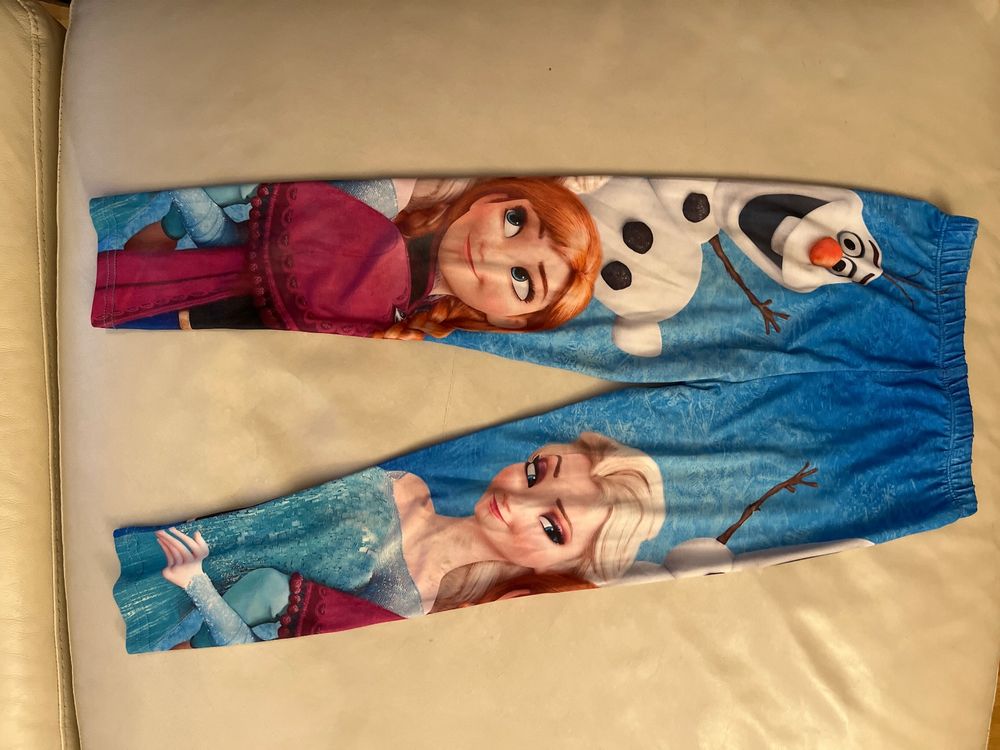 Frozen Anna und Elsa gr 110 (Gebraucht) in Adligenswil für CHF 3 – mit ...