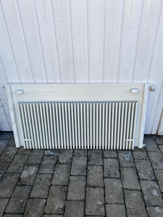 Radiator / Heizkörper mit Halterungen, 110x56x6.5cm (Gebraucht) in Gossau SG für CHF 50 – nur ...