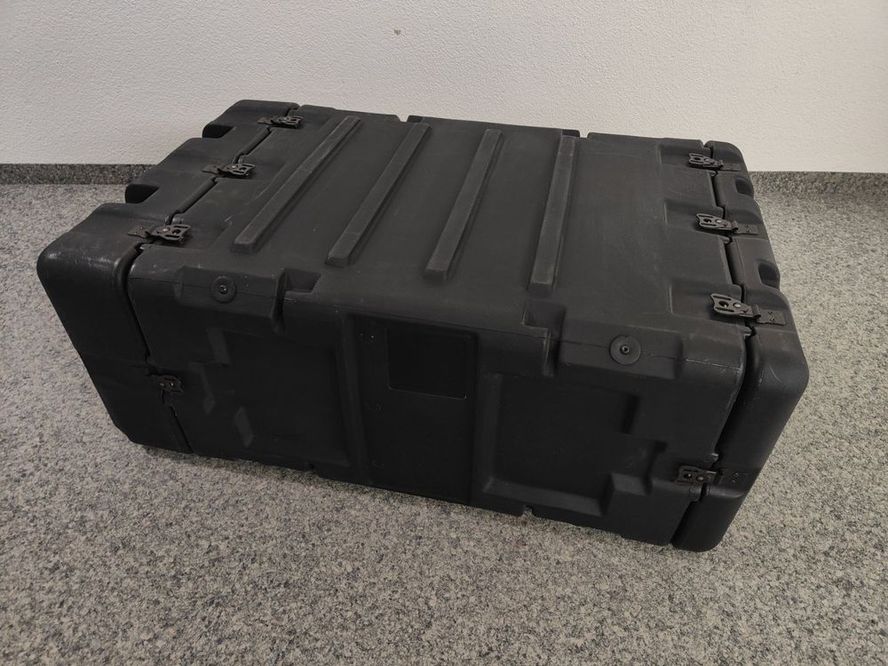 Pelican Hardigg BlackBox Rack Mount Case 5U (Gebraucht) in Zürich für ...