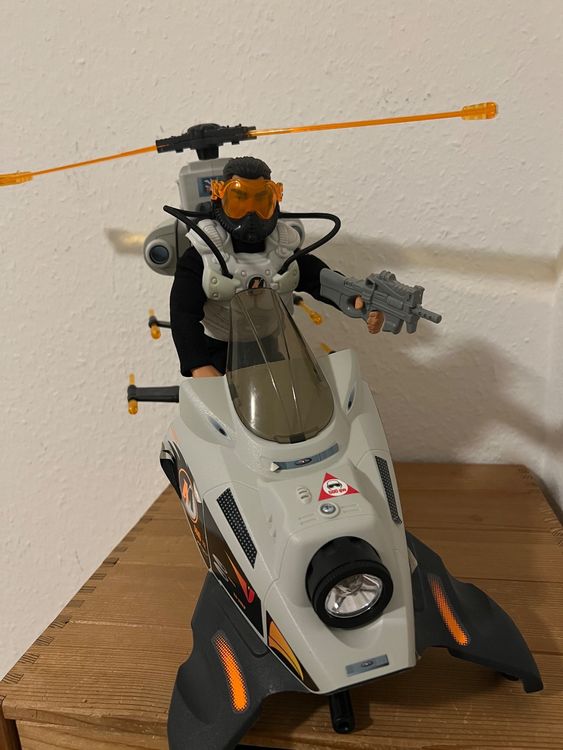 ACTION MAN MIT WAFFE UND GYROCOPTER MIT LAMPE (Gebraucht) in Hettlingen ...