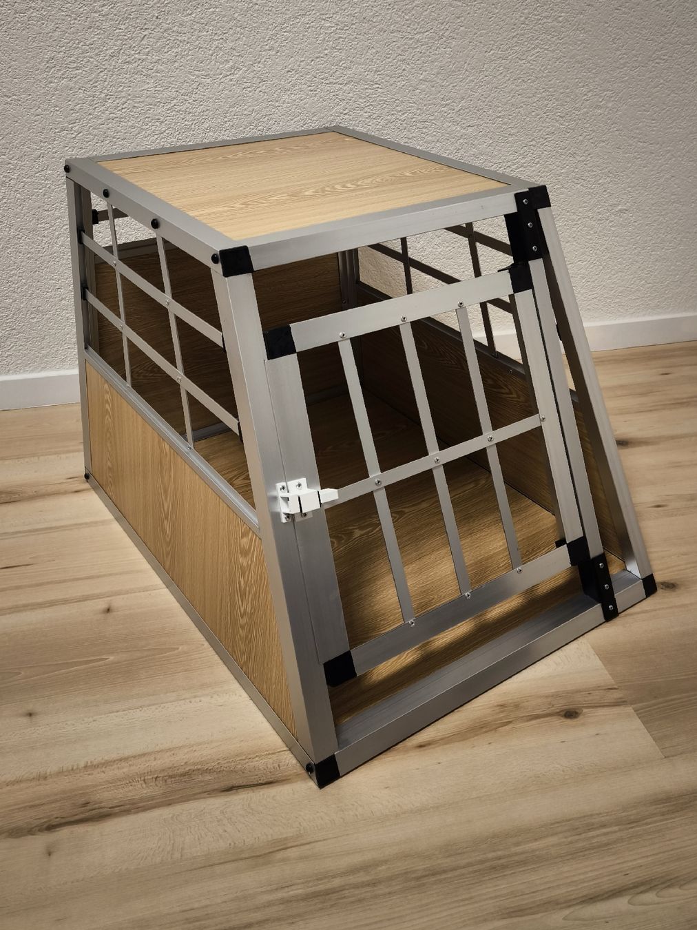Hundebox / Transportbox fürs Auto aus Aluminium und Holz (Neu (gemäss ...