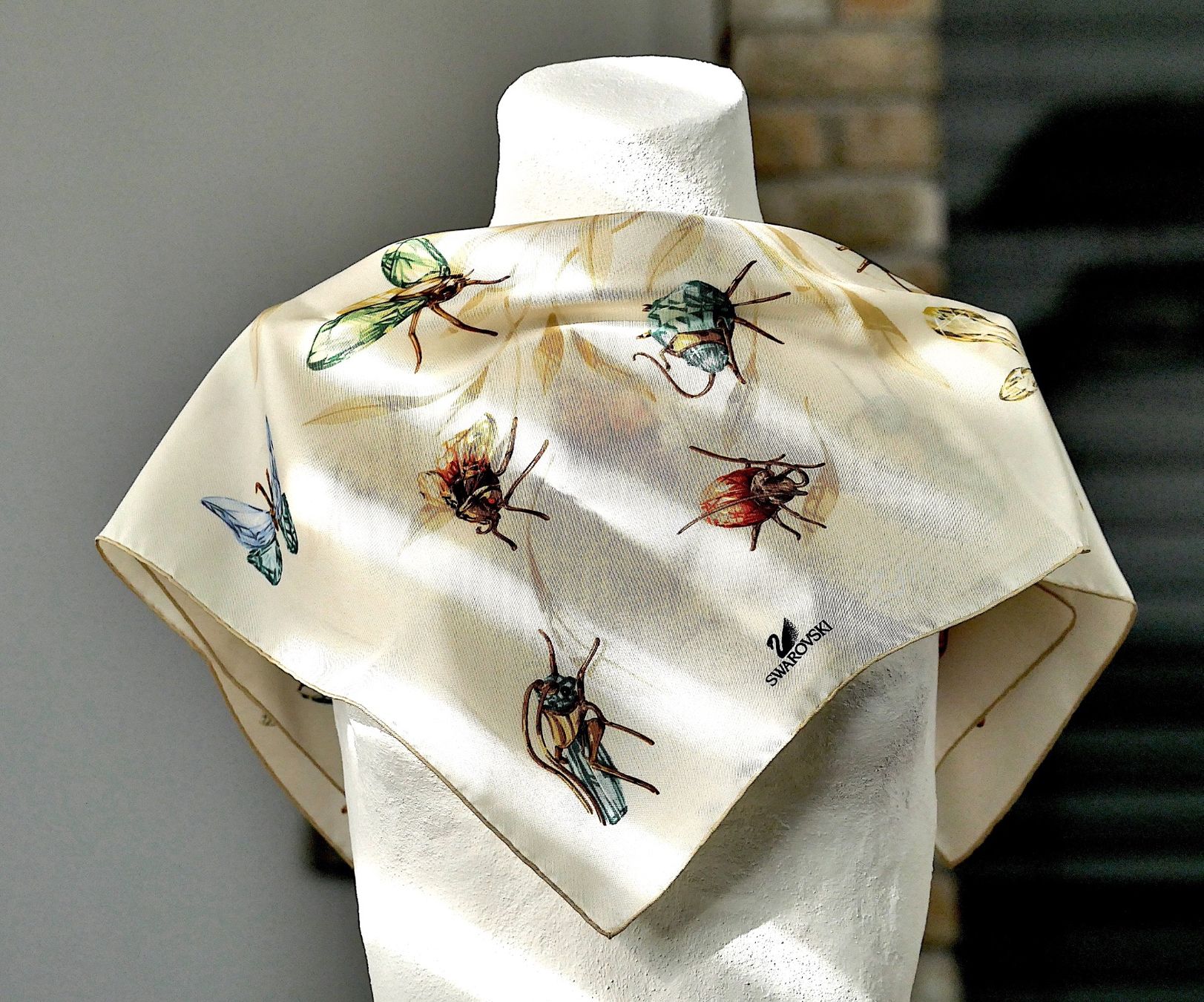 🦋 🐞 Swarovski Foulard aus reiner Seide 🪲 🐝 (Neu (gemäss Beschreibung ...