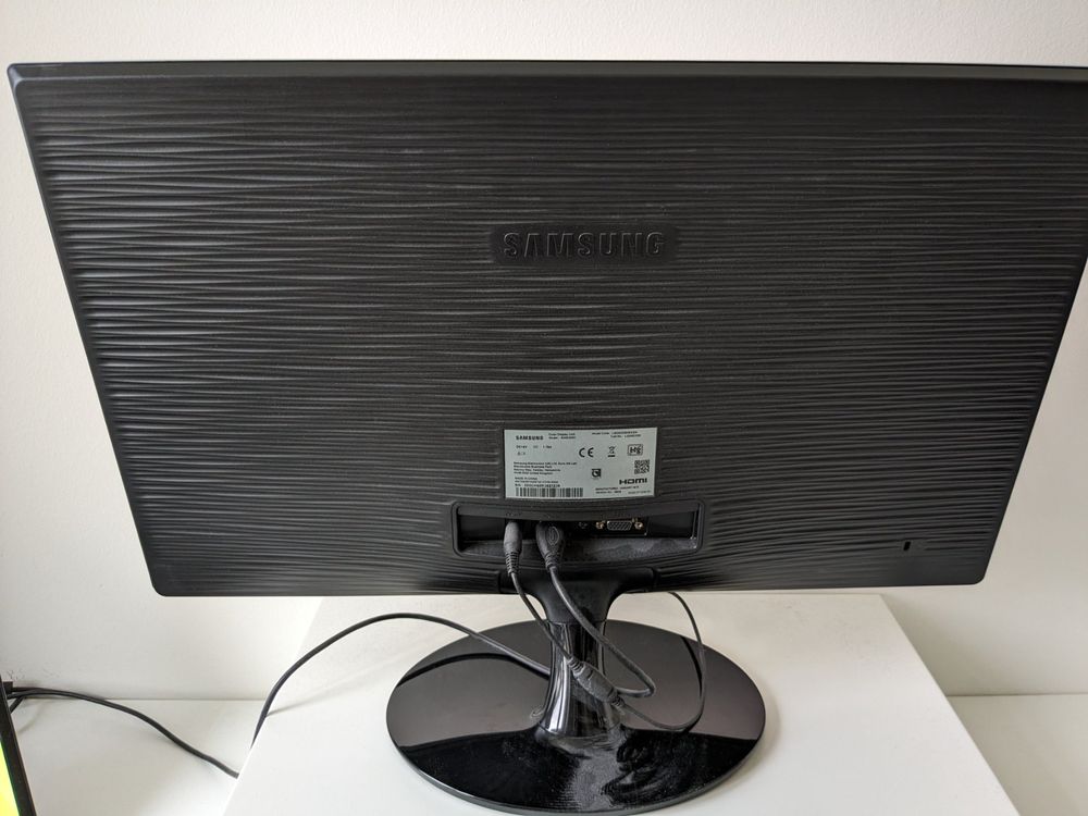 Samsung S24D330H (24' Full HD Monitor) (Gebraucht) in Wil SG für CHF 20 ...