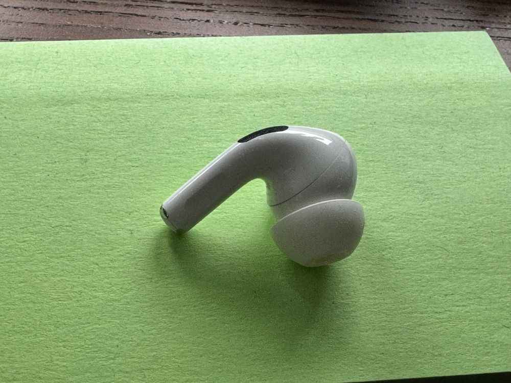 Airpods Pro 1st Gen - RIGHT Airpod (Gebraucht) in Zürich für CHF 20 ...