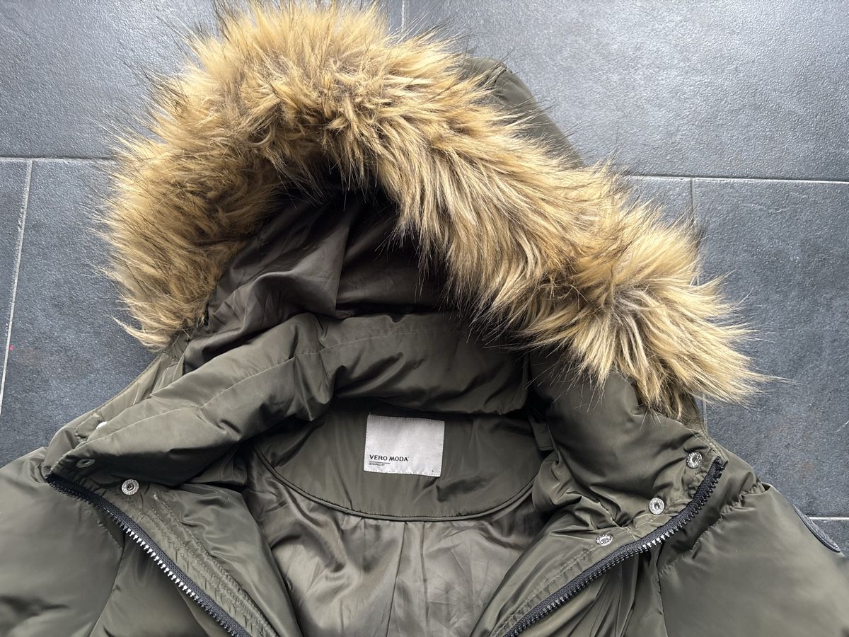 Vera Moda Winterjacke Daunen Gr. L (Gebraucht) in Islikon für CHF 16 ...