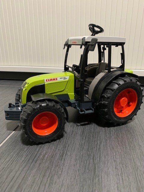 Bruder® Traktor Claas Nectis 267F (Gebraucht) in Rümlang für CHF 4 – mit Lieferung auf Ricardo ...
