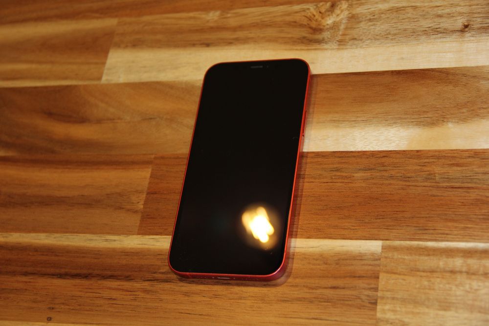 iPhone 12 Red - 64 GB | Kaufen auf Ricardo