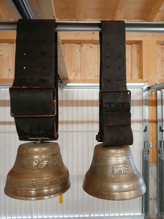 2 Glocken (Gebraucht) in Guggisberg für CHF 87 – mit Lieferung auf ...