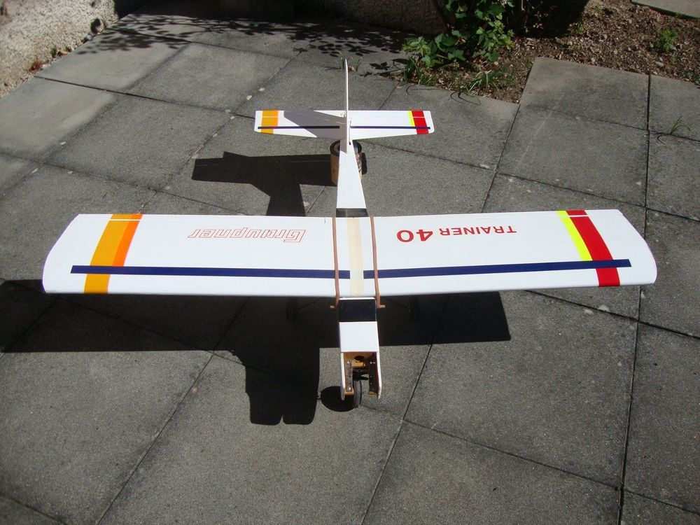 Trainer 40 von Graupner (Défectueux) à Herisau pour CHF 60 – retrait ...