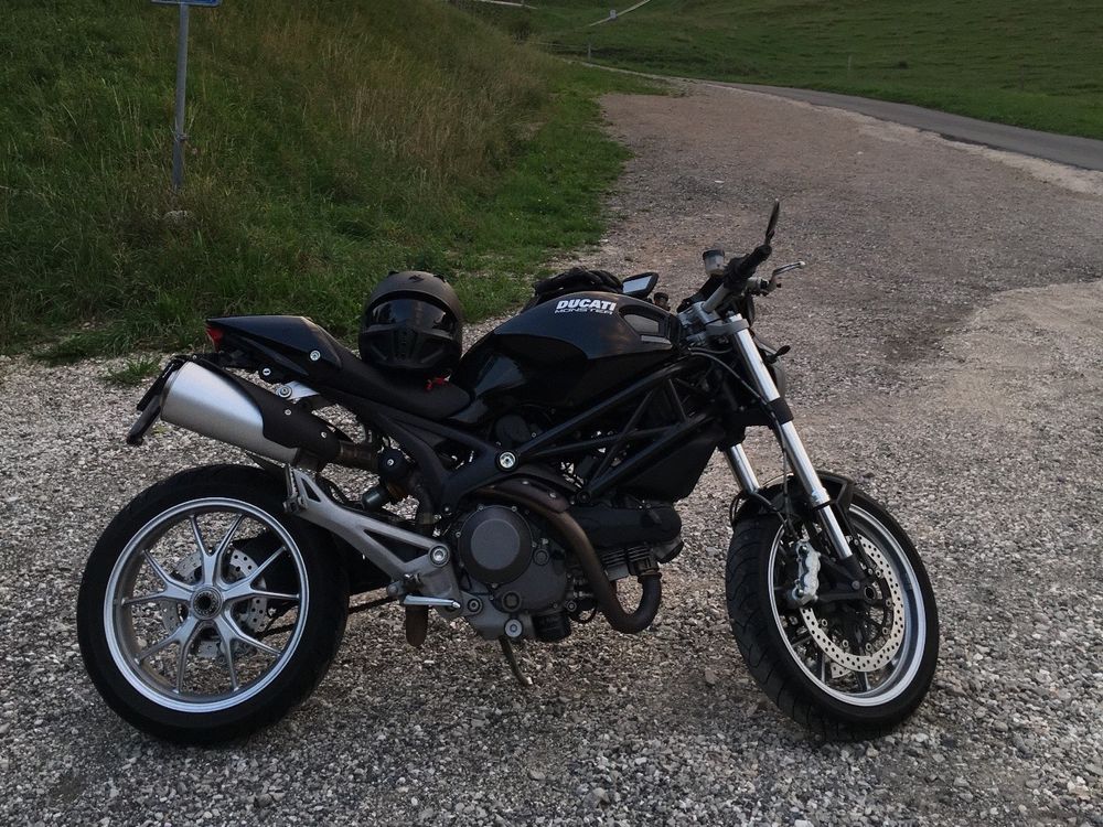 Ducati Monster 1100S Dark | Kaufen auf Ricardo