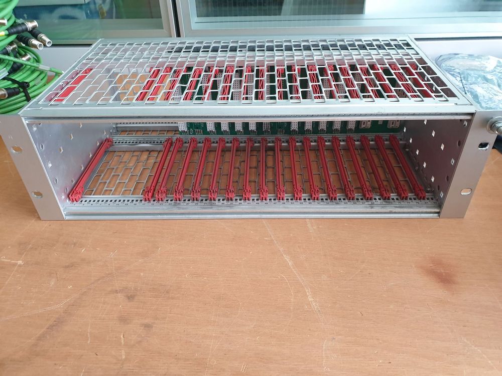 19" Rack 3HE mit Backplane | Kaufen auf Ricardo