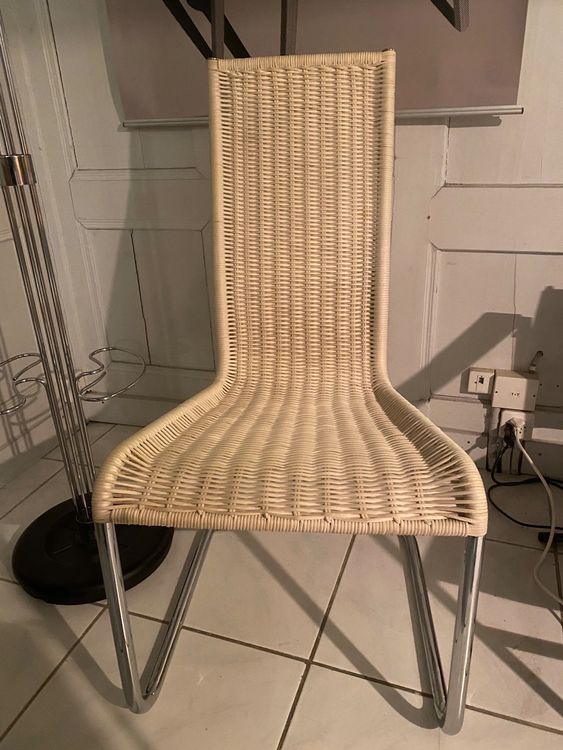 Tecta Kragstuhl B25 Stahlrohr mit sandfarbenem Geflecht (Gebraucht) in Bern für CHF 65 – nur ...