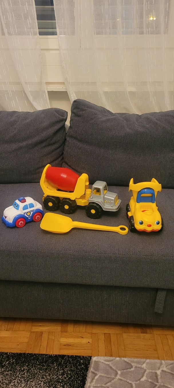 Jouets de plage/ Camions 30 et 20cm & voiture police (Neuf (Voir ...