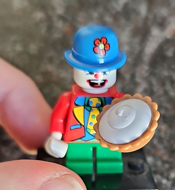 Lego Minifigur Clown mit Torte (Neu (gemäss Beschreibung)) in Basel für ...